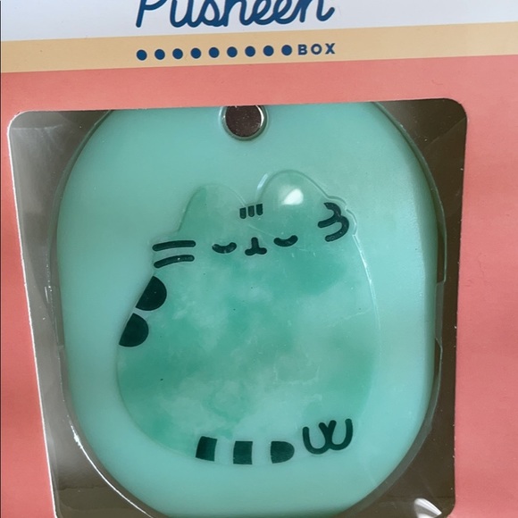 Pusheen | Accessories | Pusheen Relax Bundle Mirror Candle Holder ...